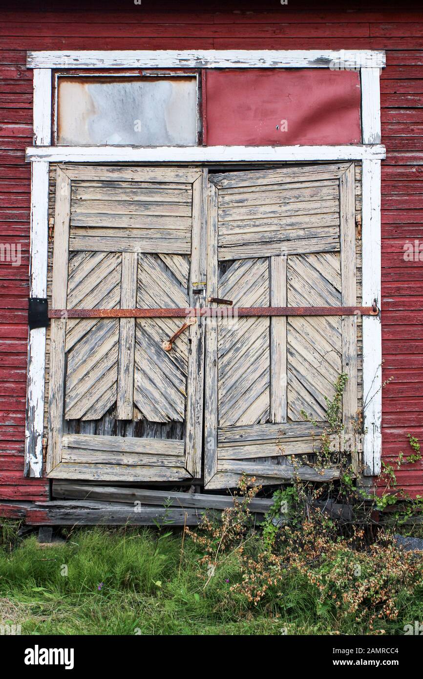 Old wooden warehouse doors Stock Photo - Alamy