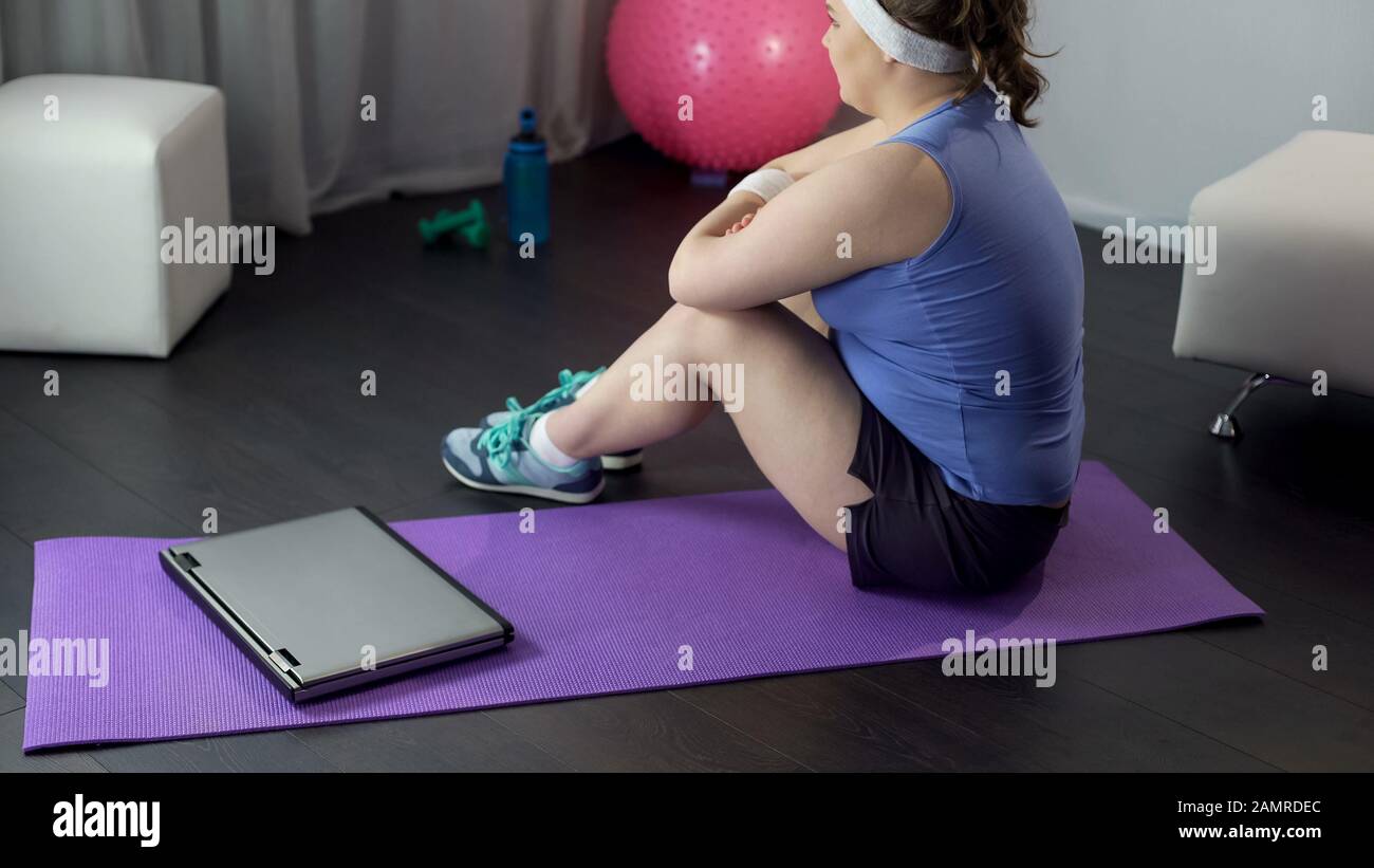 Overweight lady disappointed with her weight loss results, bad dynamics ...