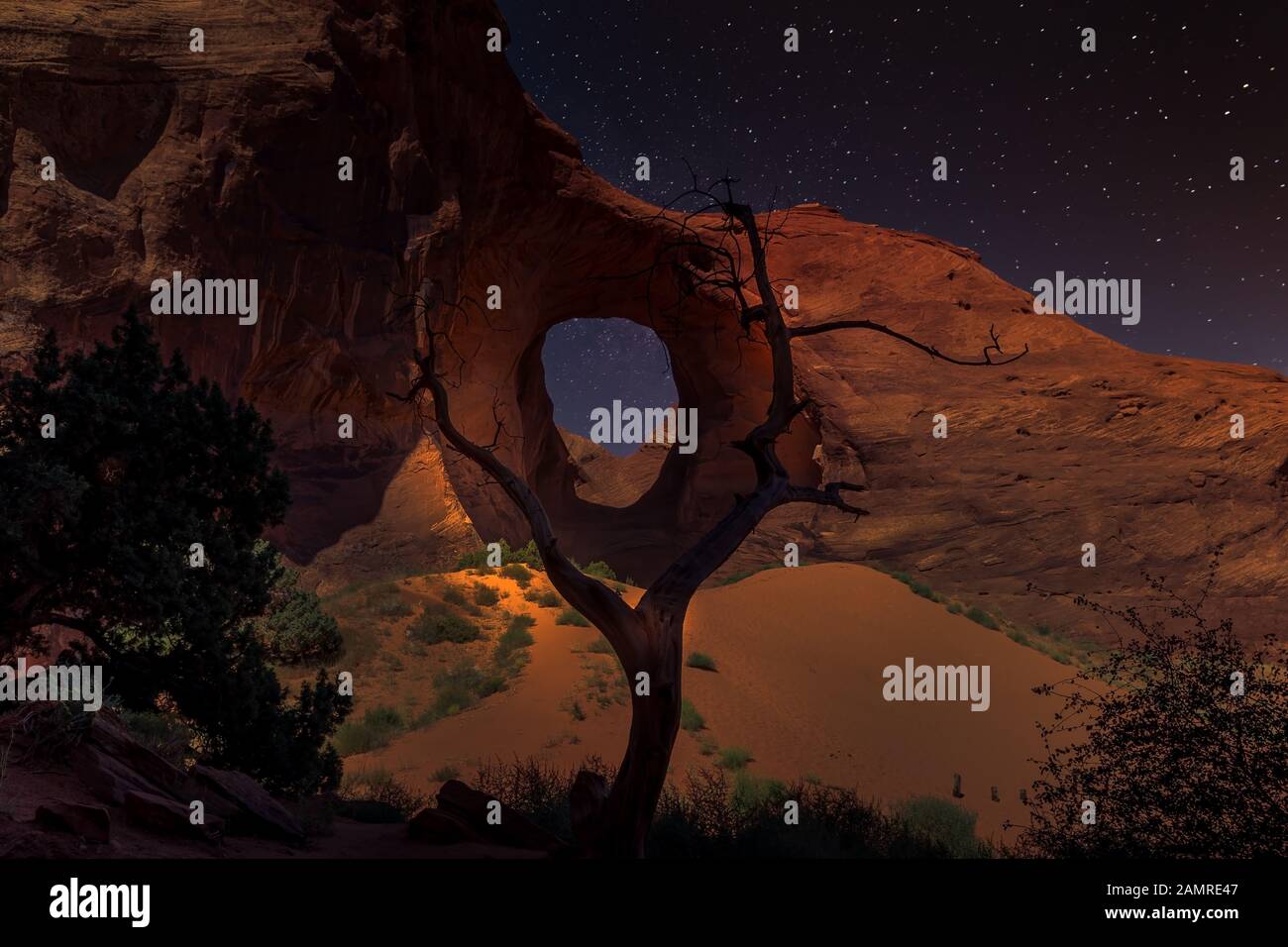 Ear of the wind arch, Monument Valley Stock Photo - Alamy