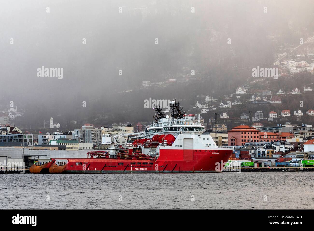 Anchor handling vessel hi-res stock photography and images - Alamy