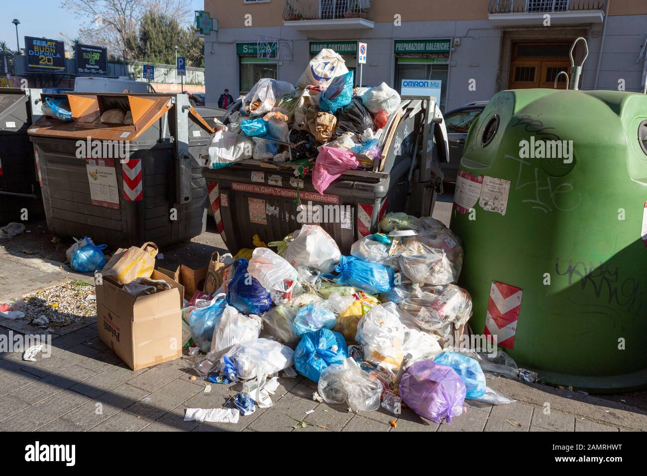 Overflowing skips hi-res stock photography and images - Alamy