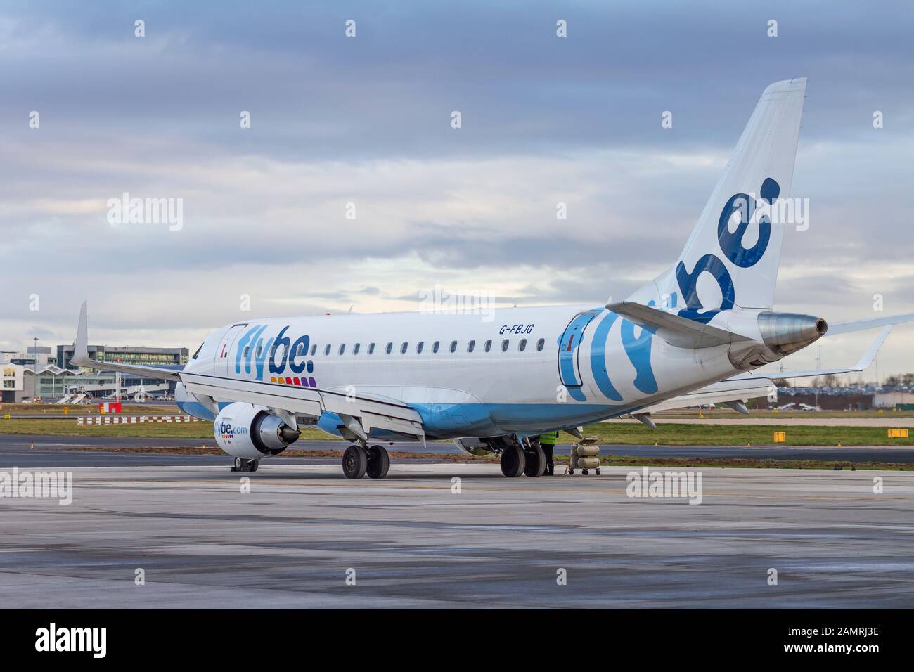 Embraer e175std hi-res stock photography and images - Alamy