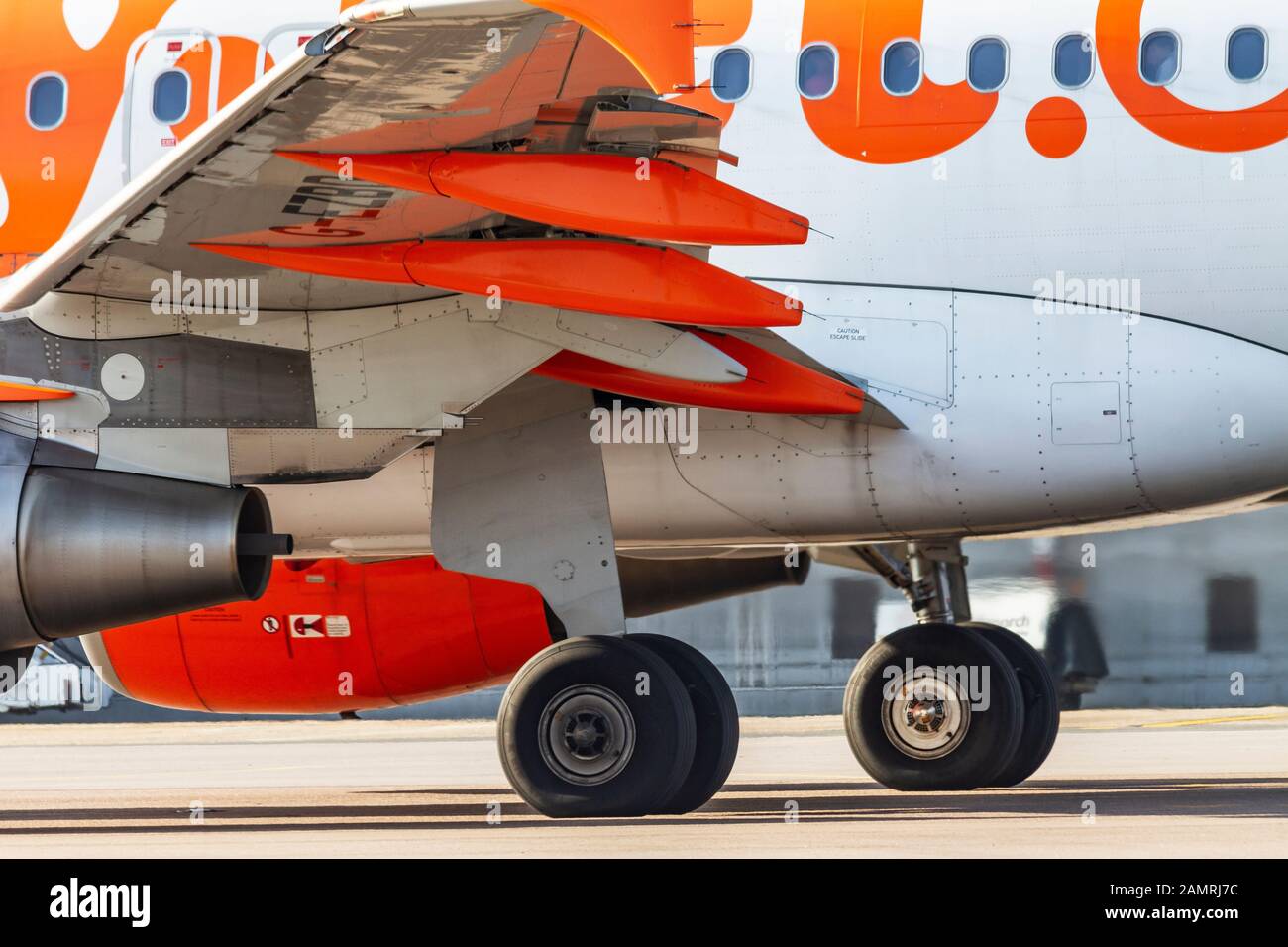 Airbus a320 wing hi-res stock photography and images - Alamy