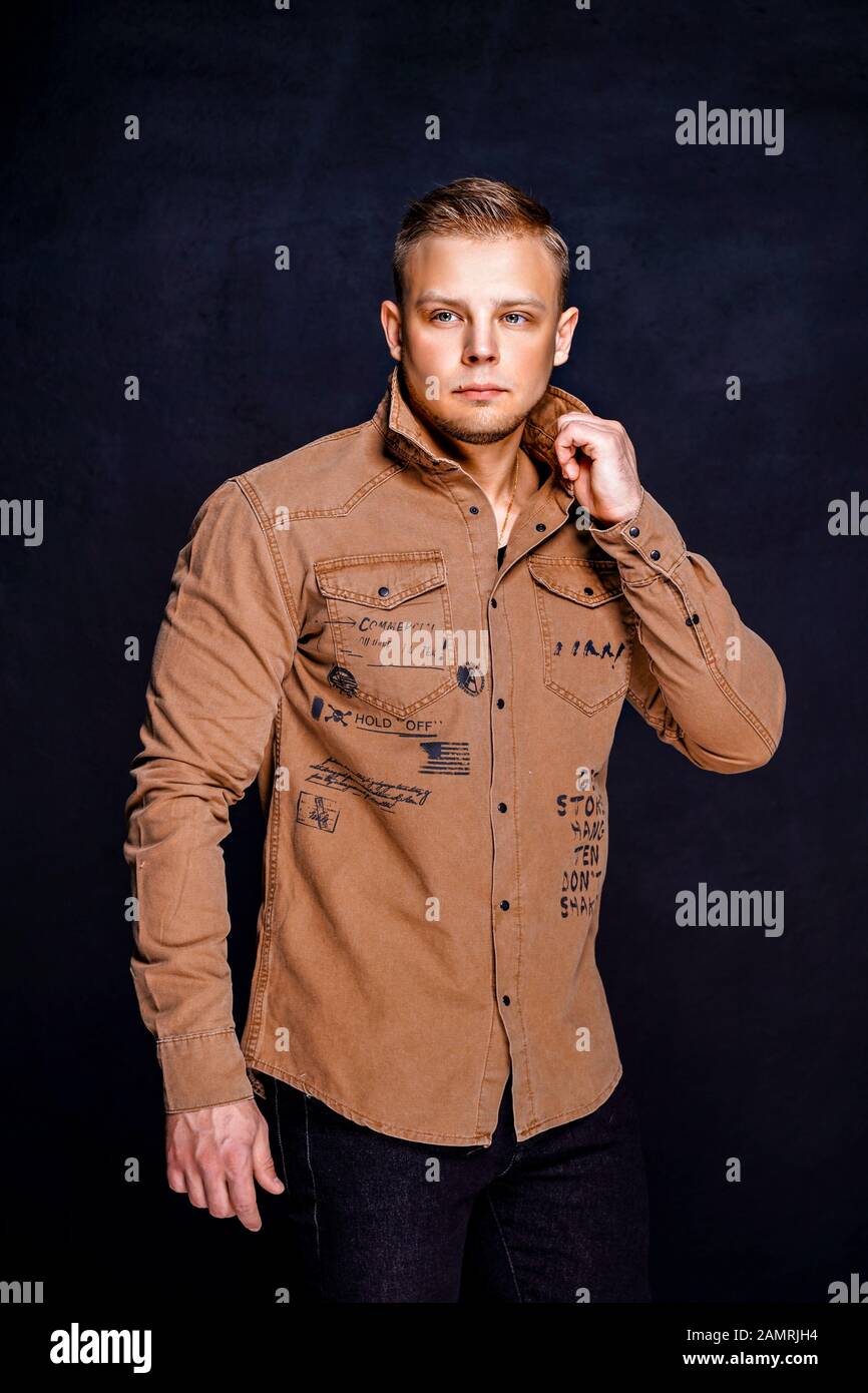 Beautiful dark hair italian model hi-res stock photography and images ...