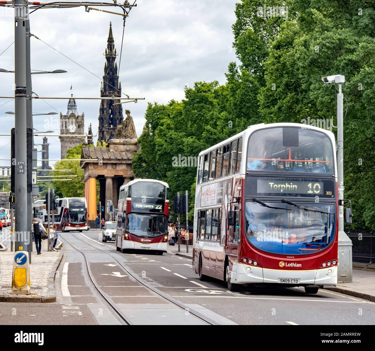 Edinburgh buses hi-res stock photography and images - Alamy