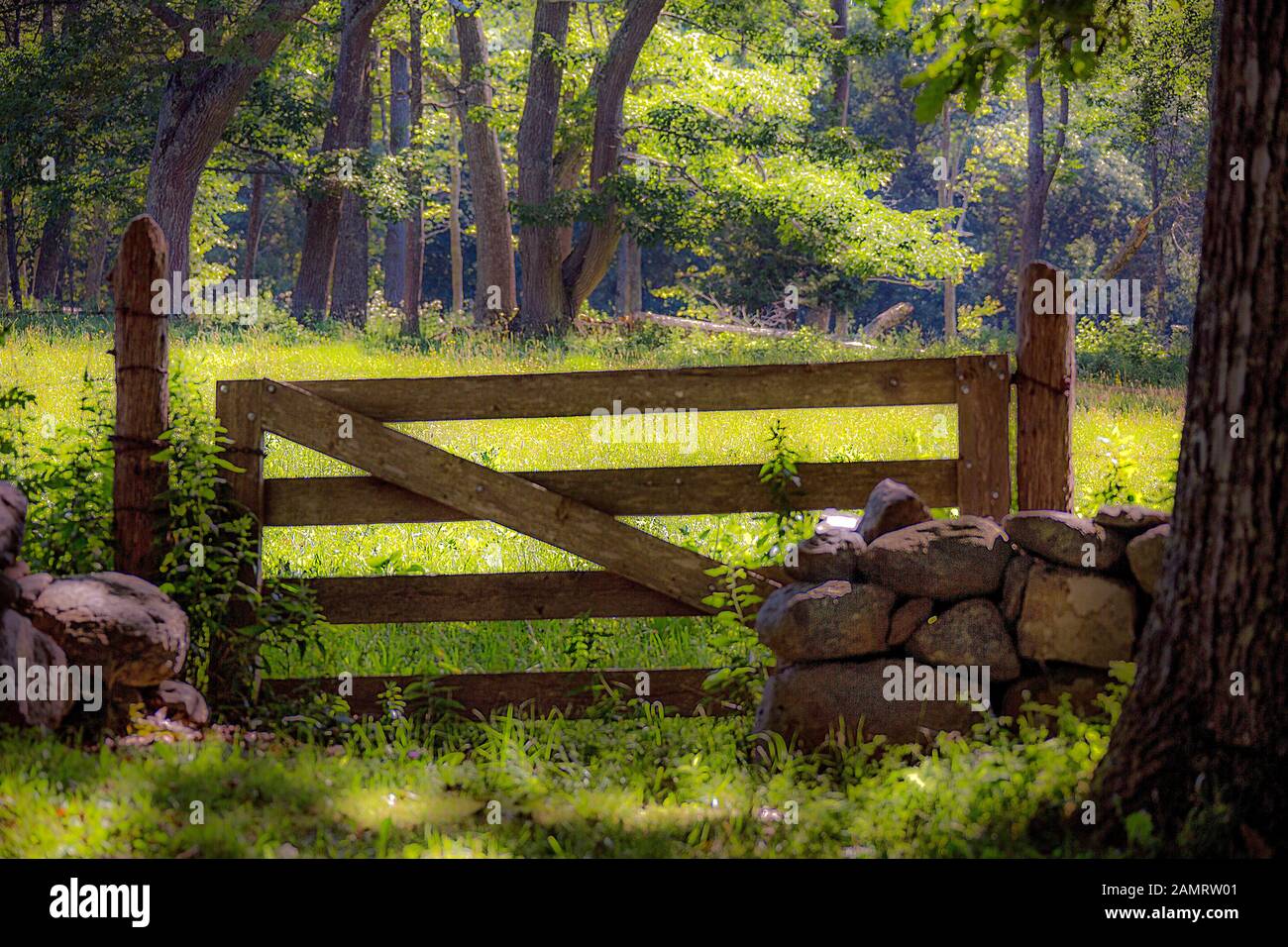 New swinging gate hi-res stock photography and images - Alamy