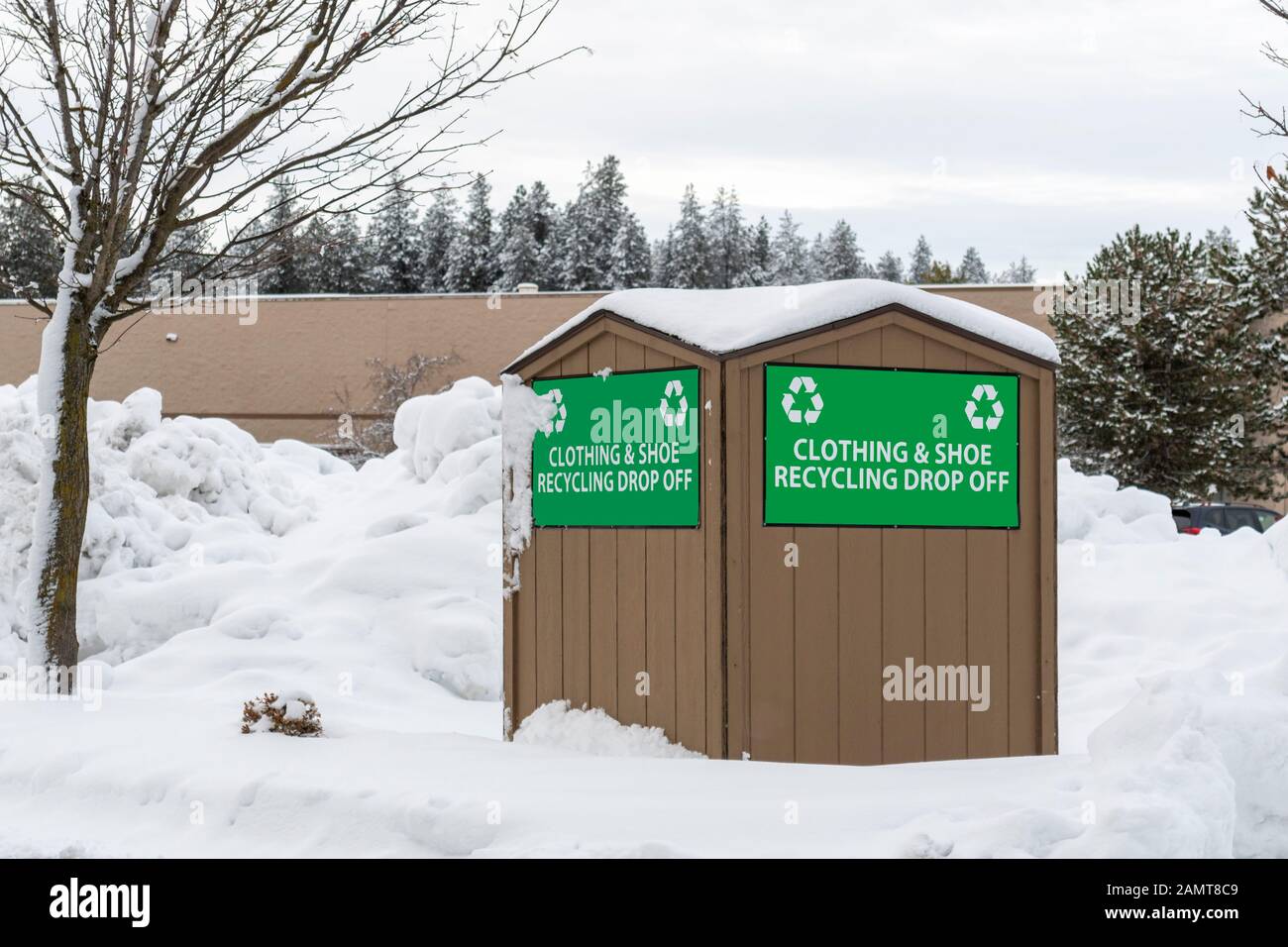 Donation bin hi-res stock photography and images - Alamy