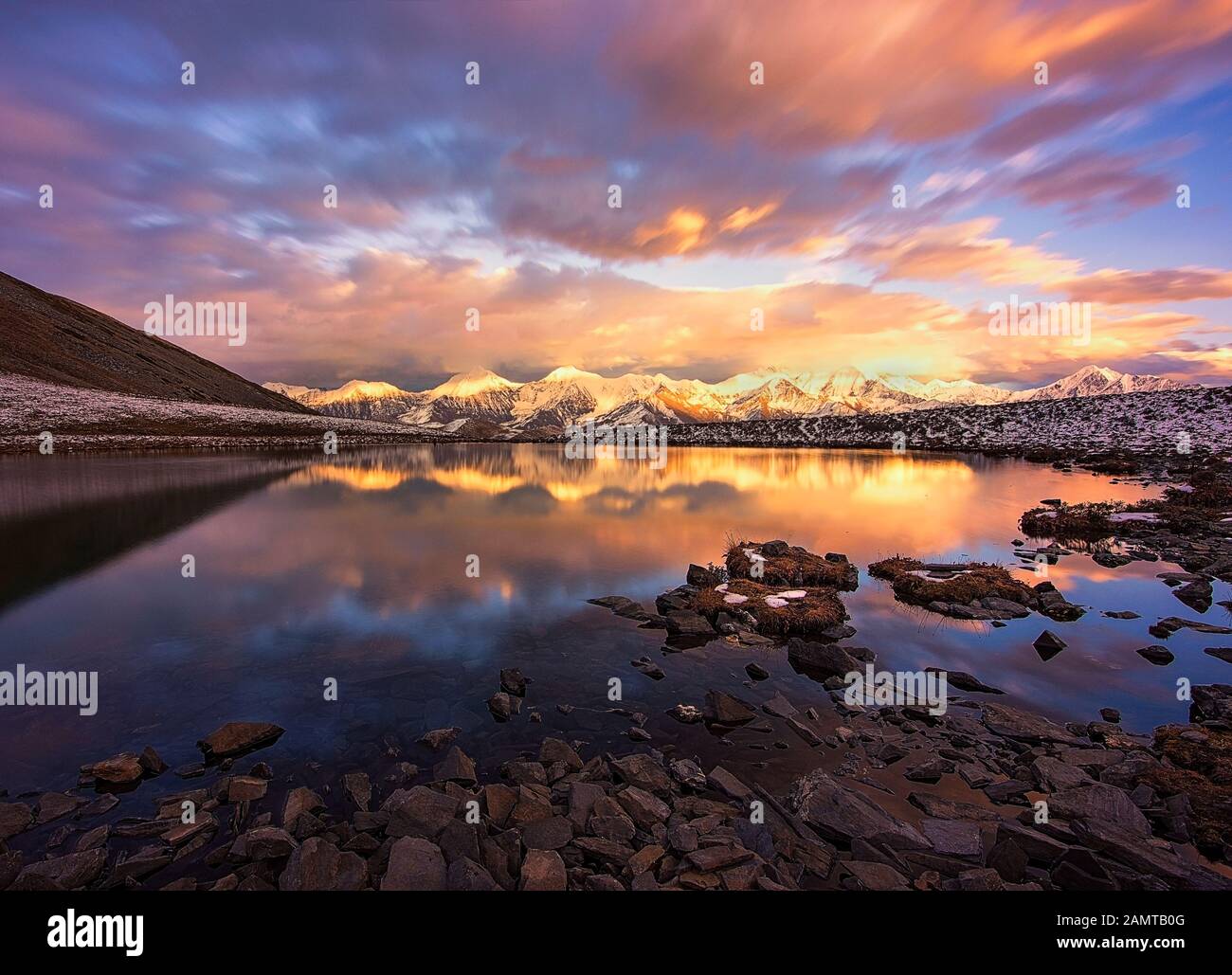 Mount gongga hi-res stock photography and images - Alamy