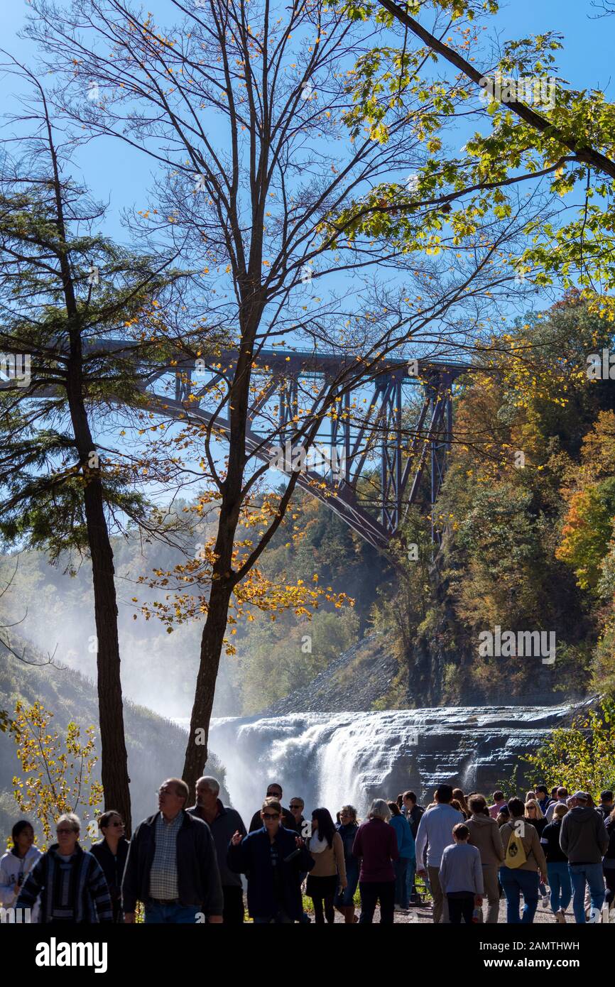 Letchworth state park and people hi-res stock photography and images ...
