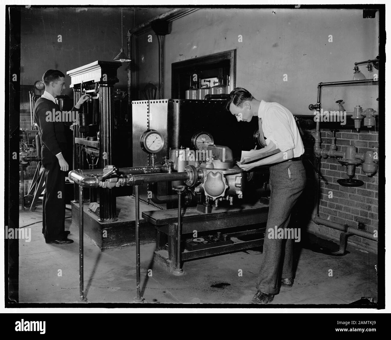 Tank volume meter hi-res stock photography and images - Alamy