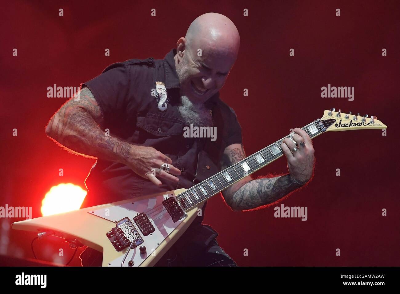 Heavy metal guitarist hi-res stock photography and images - Alamy