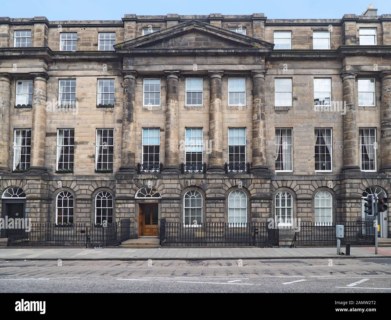 Old office building exterior hi-res stock photography and images - Alamy