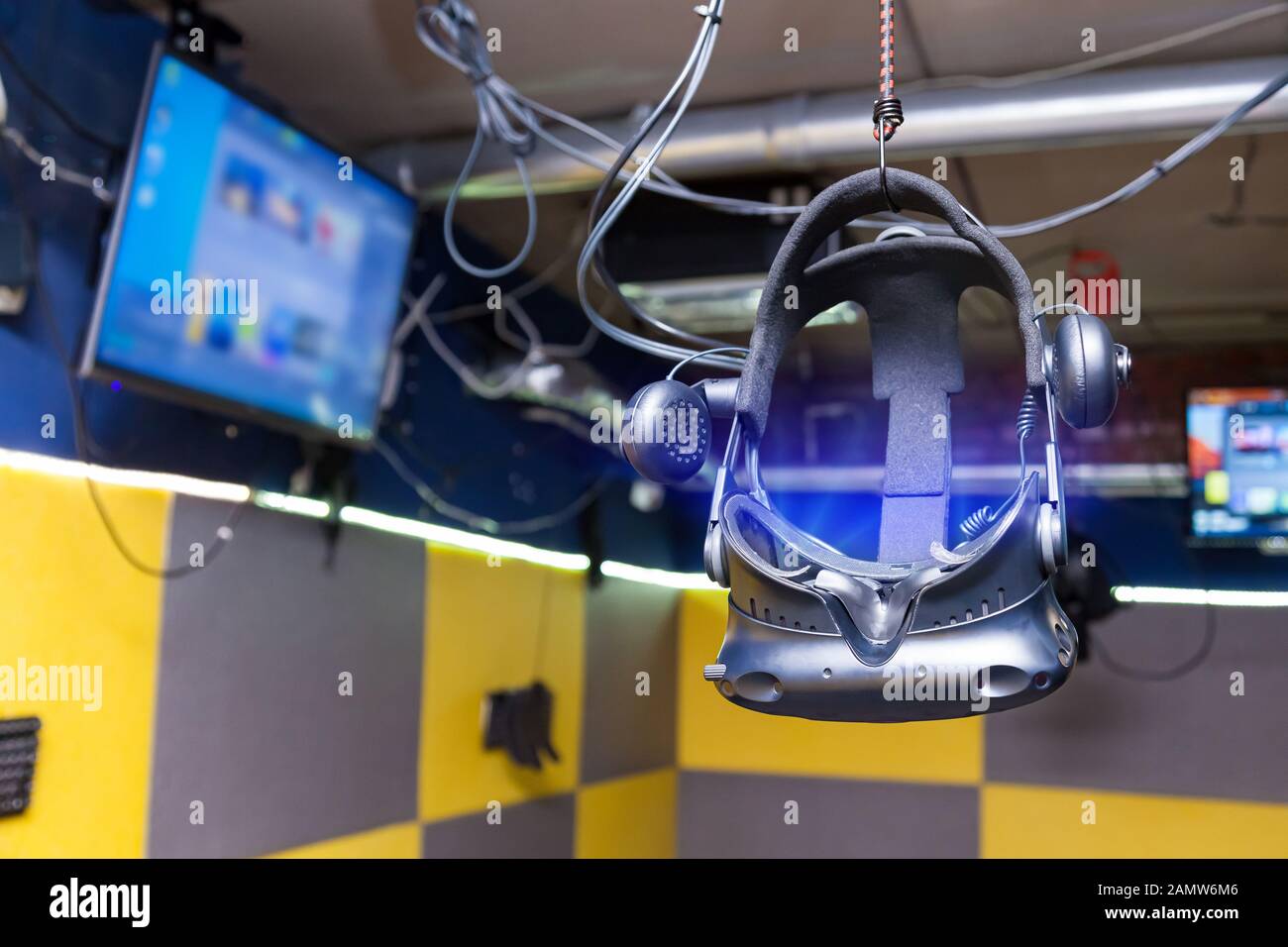 Black helmet mask for immersion in virtual reality with 3D image in ...