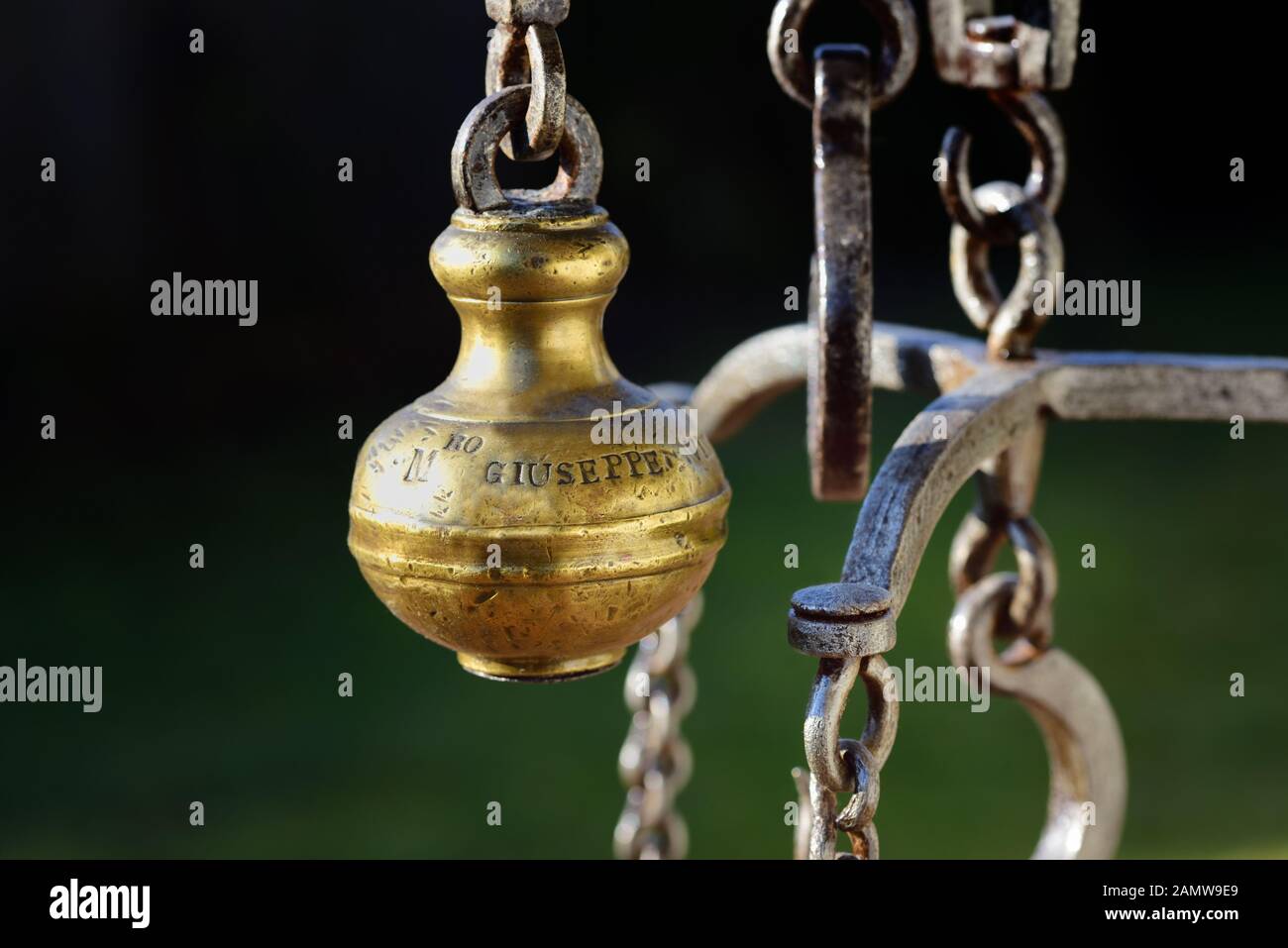 Ancient weight scale hi-res stock photography and images - Alamy