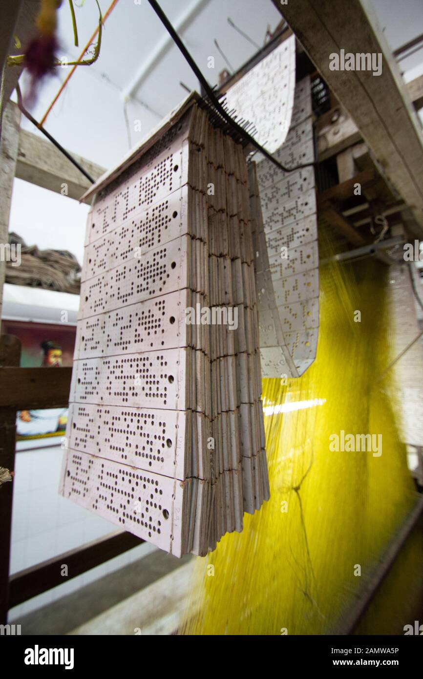 Weaving pattern hi-res stock photography and images - Alamy