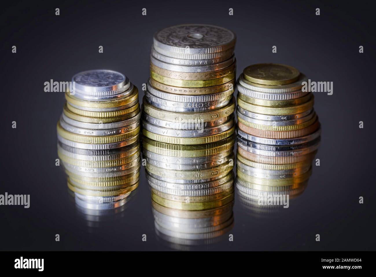 Mixed currencies hi-res stock photography and images - Alamy