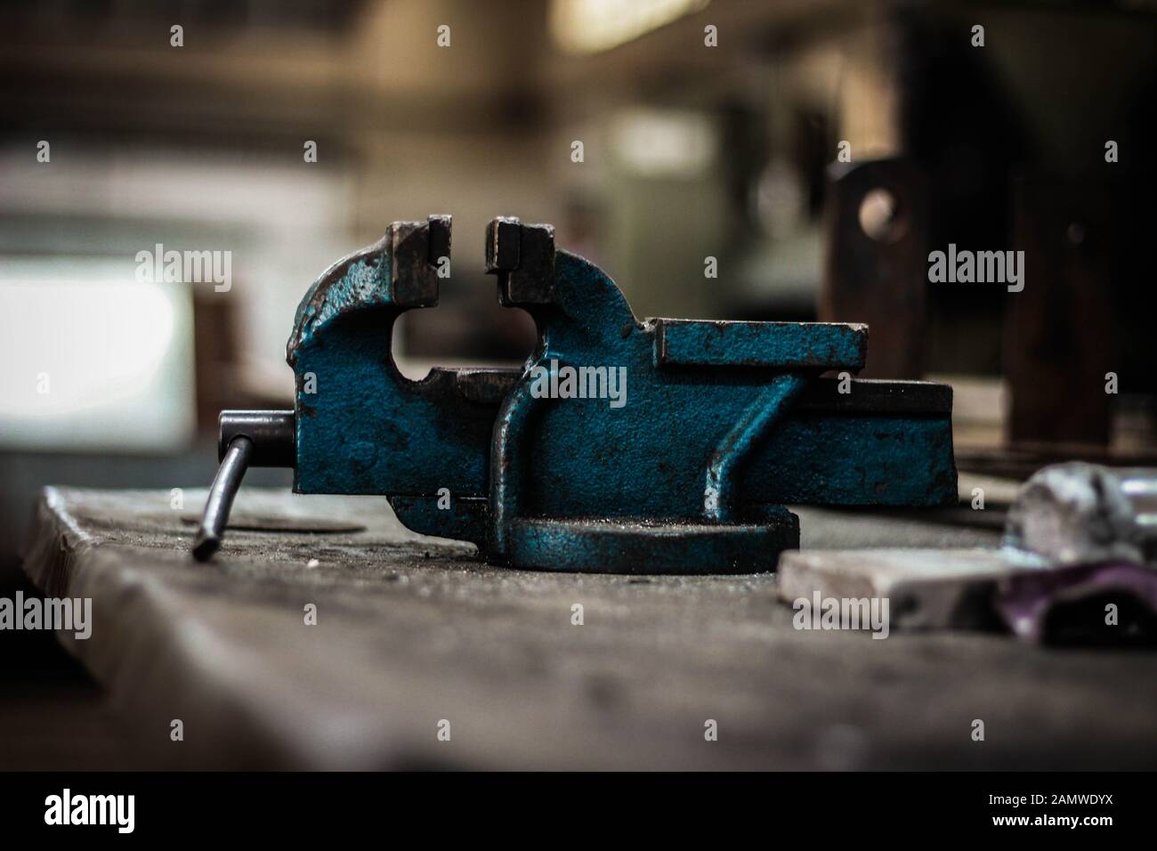 Old bench vice hi-res stock photography and images - Alamy