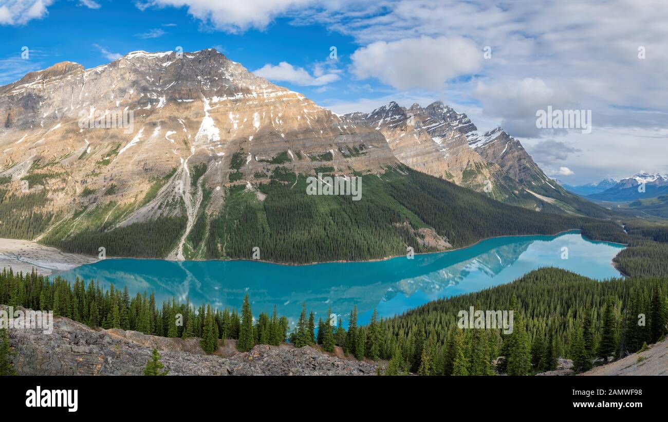 Peyto lake at sunrise banff national park hi-res stock photography and ...