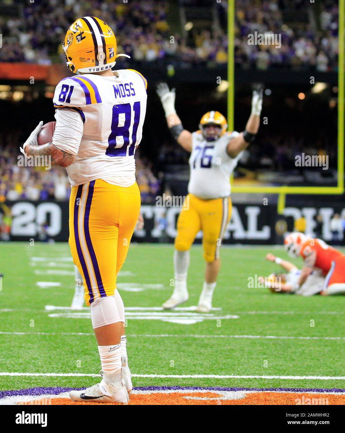 Tight stands hi-res stock photography and images - Alamy