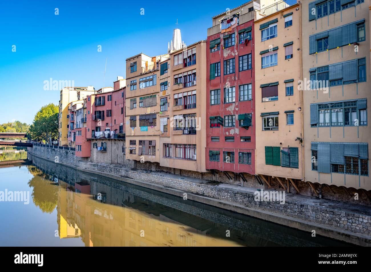 Girona, Spain - Waterfront residences along the river Stock Photo - Alamy