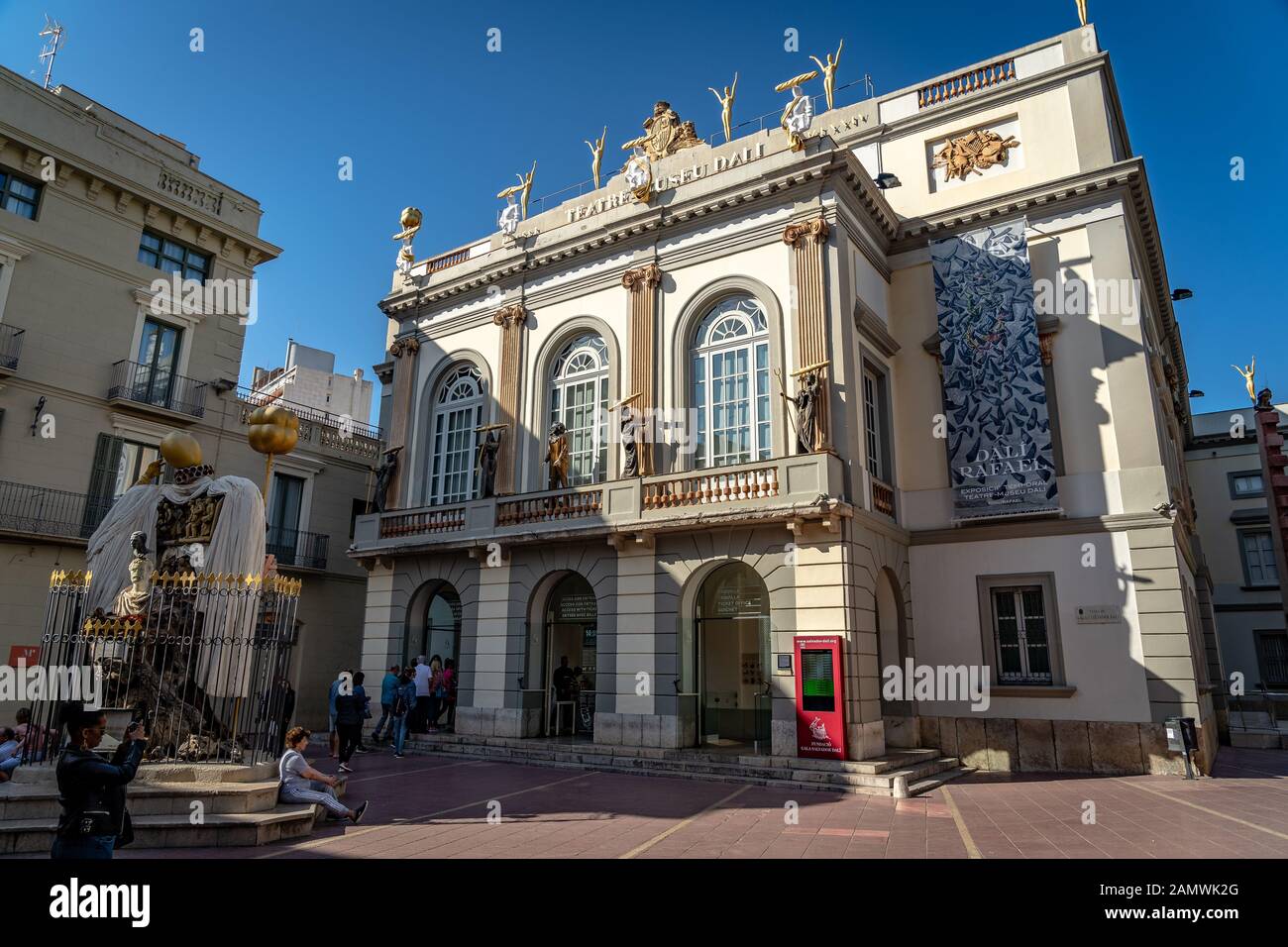 Dali museum figueres entrance hi-res stock photography and images - Alamy