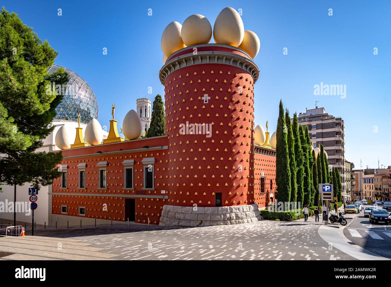 Figueres, Spain - Salvador Dali Theatre-Museum building Stock Photo - Alamy