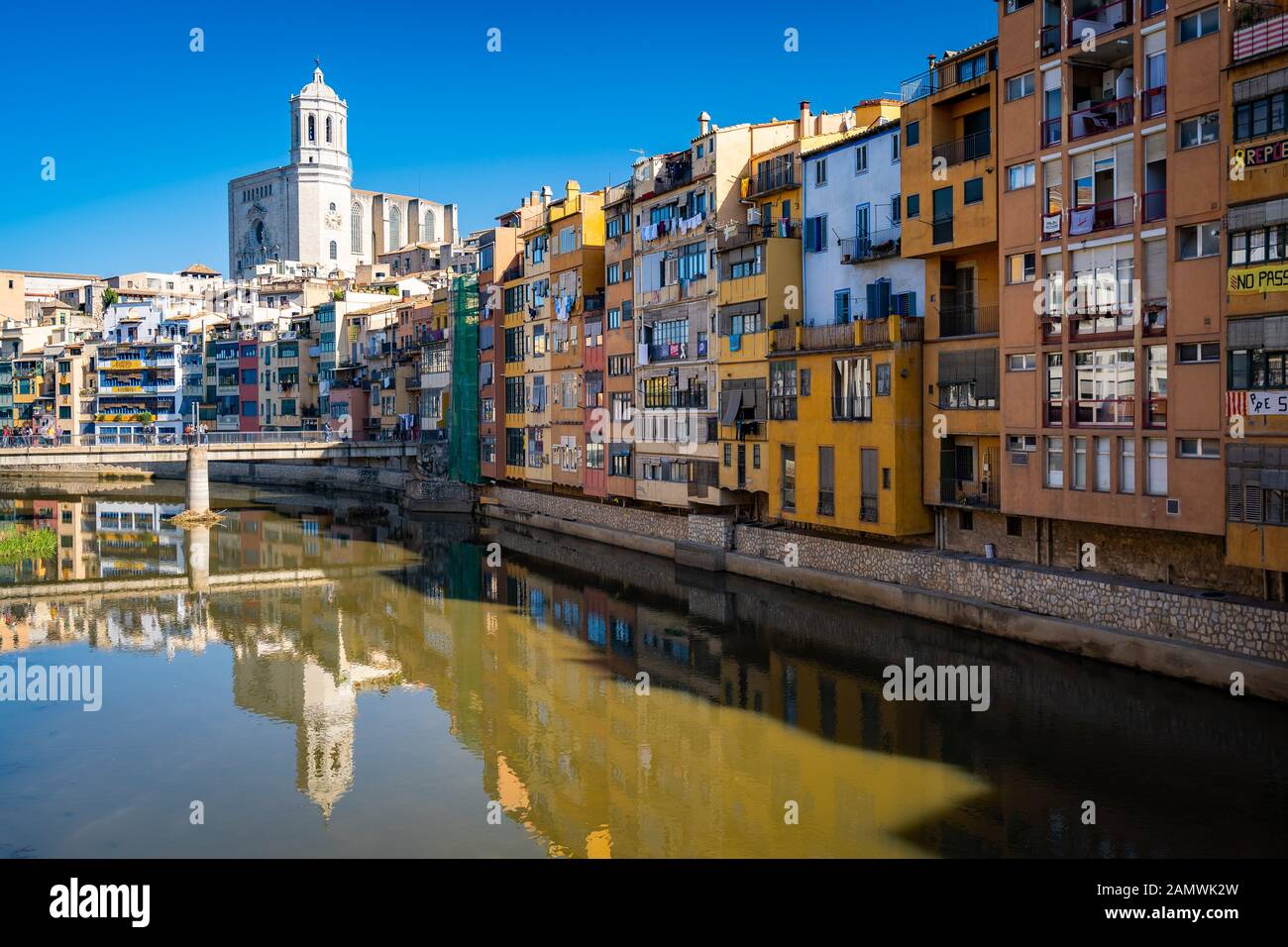 Girona, Spain - Waterfront residences along the river Stock Photo - Alamy