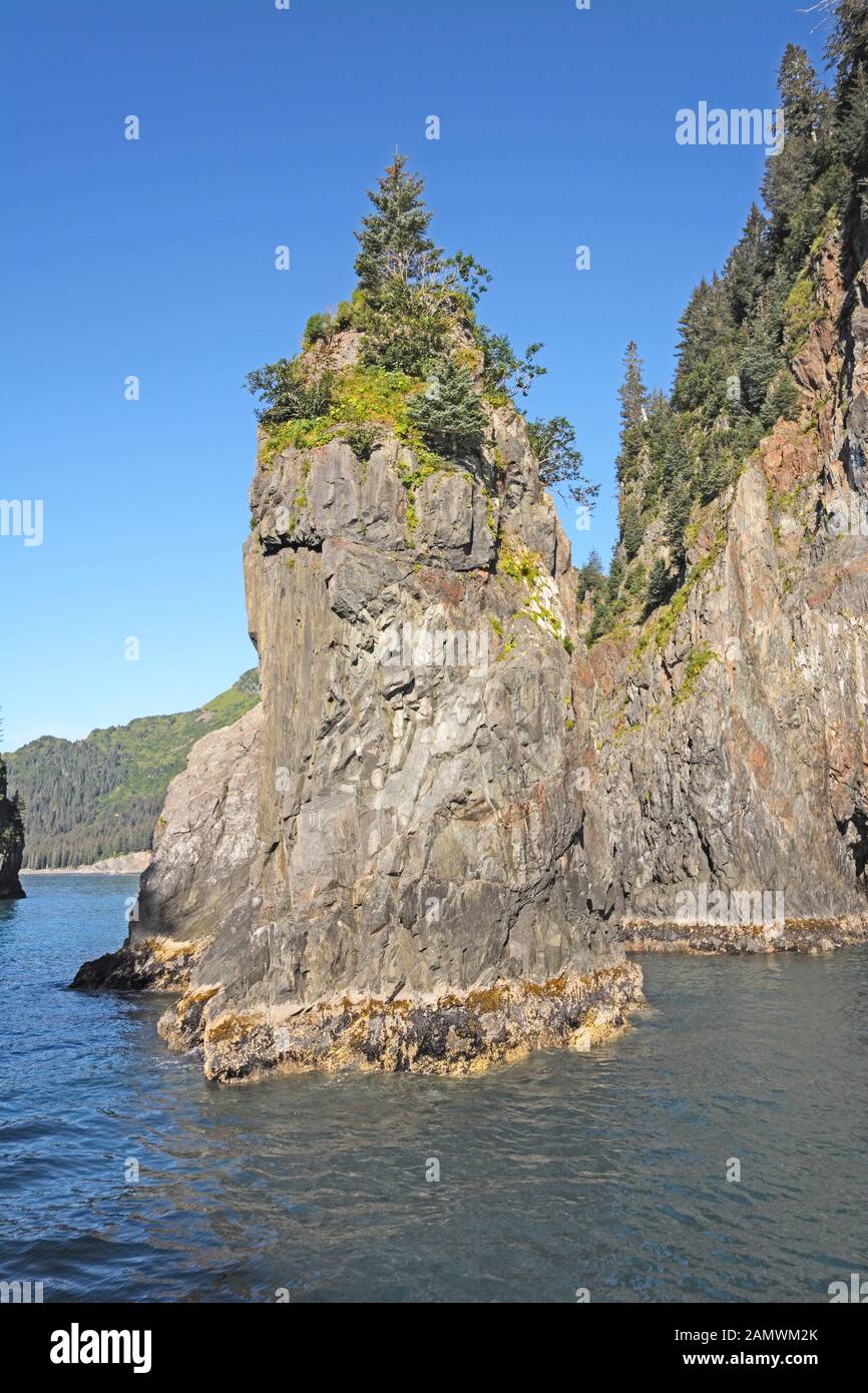 Sea stack kenai fjords hi-res stock photography and images - Alamy