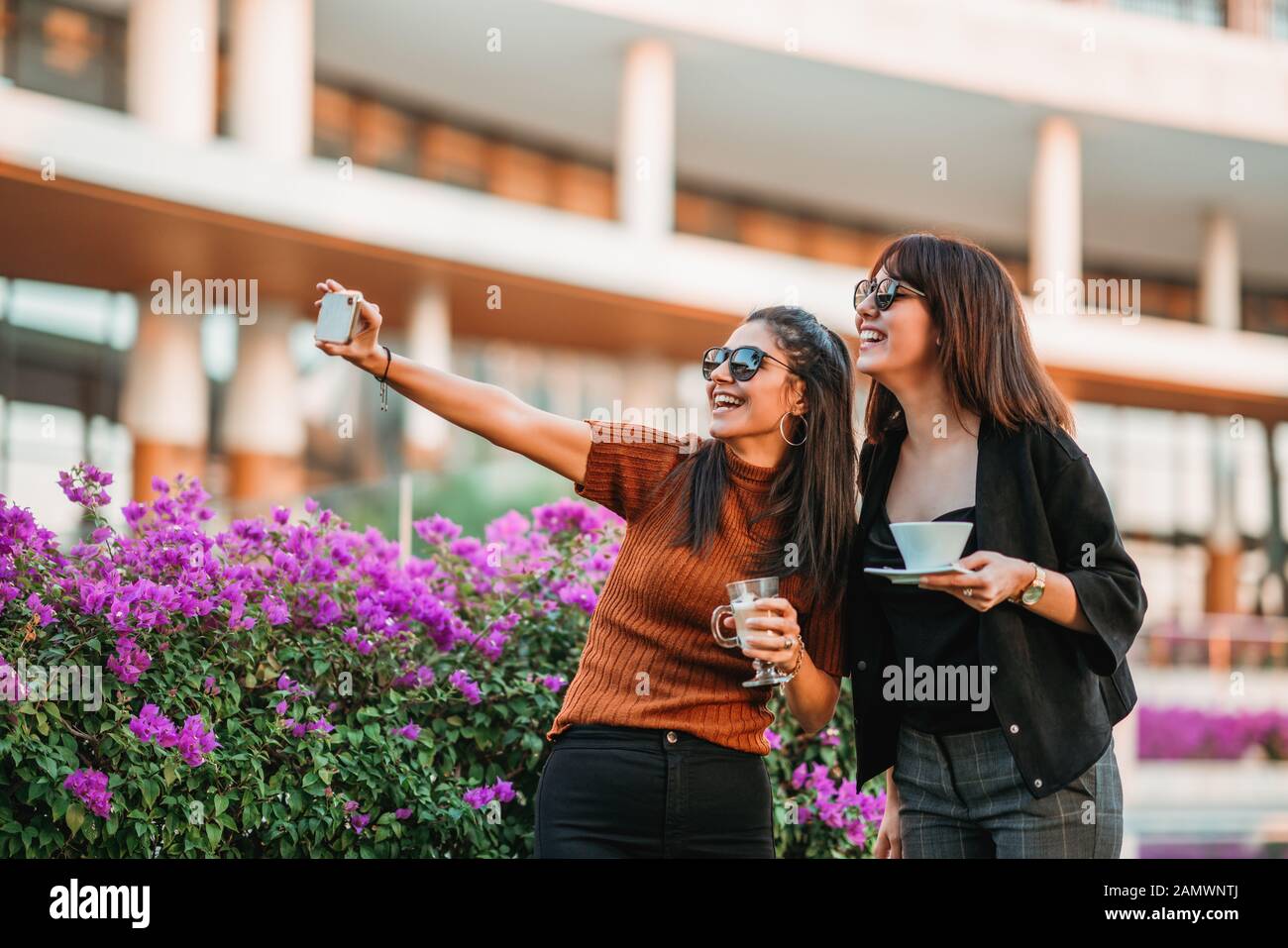 Two women posing selfie hi-res stock photography and images - Alamy