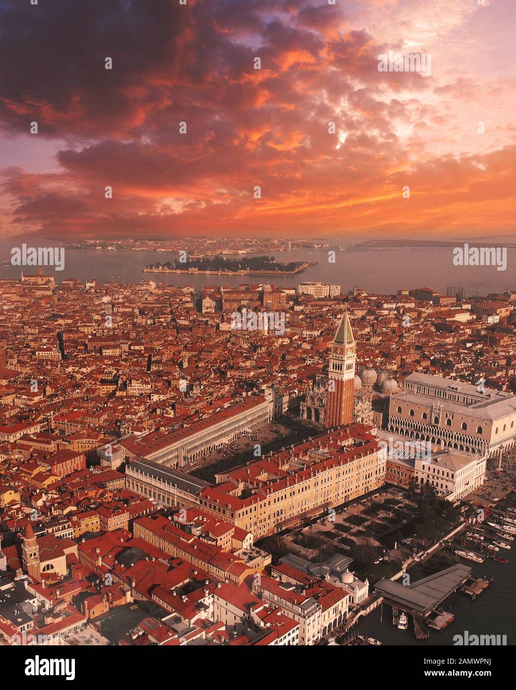 Venice sunset aerial hi-res stock photography and images - Alamy