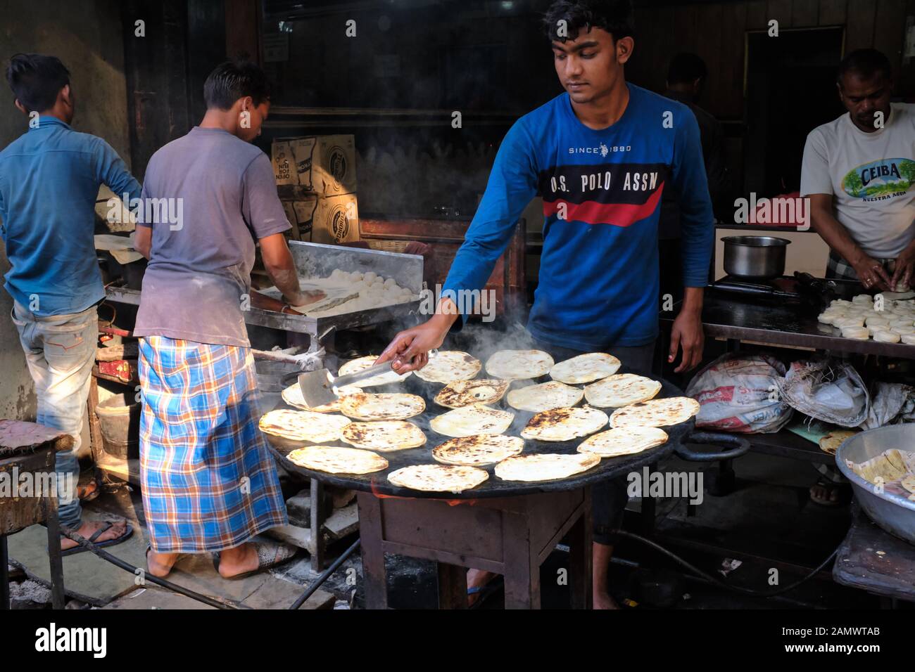 Indian roti maker hi-res stock photography and images - Alamy