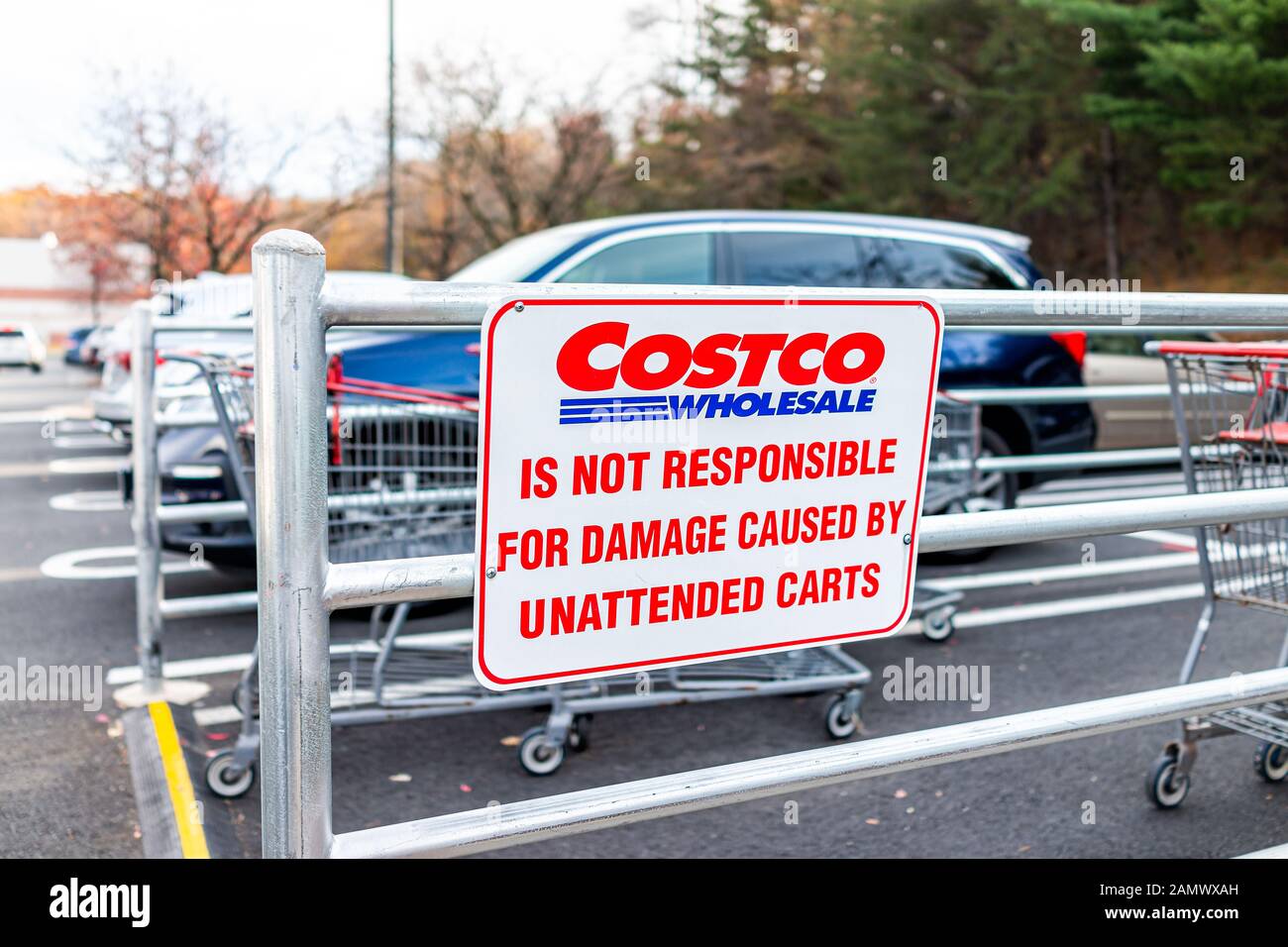 Costco parking lot hi-res stock photography and images - Alamy