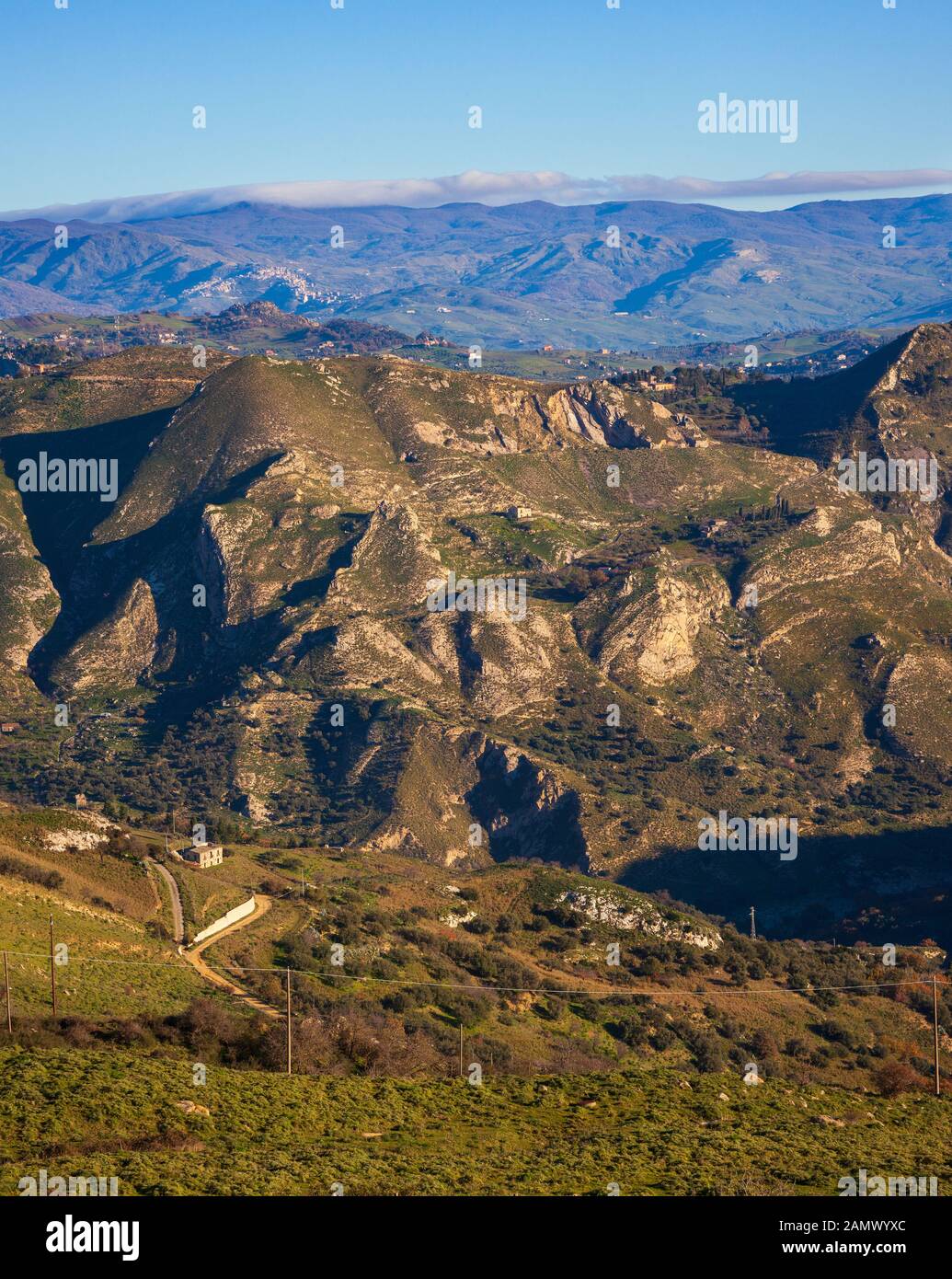 View of typical Sicilian countryside in the Enna territory Stock Photo ...