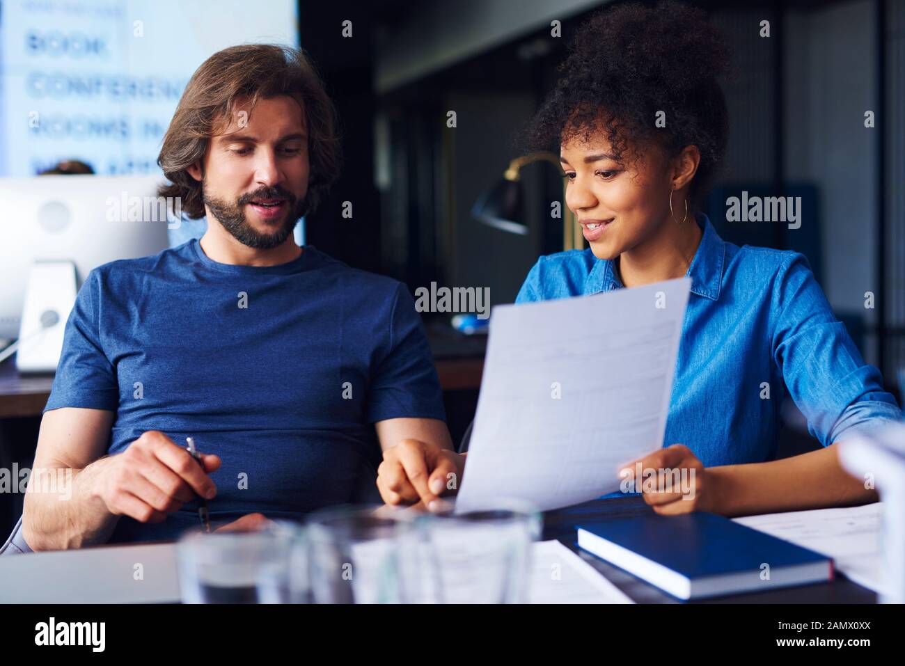 Examine explaining hi-res stock photography and images - Alamy