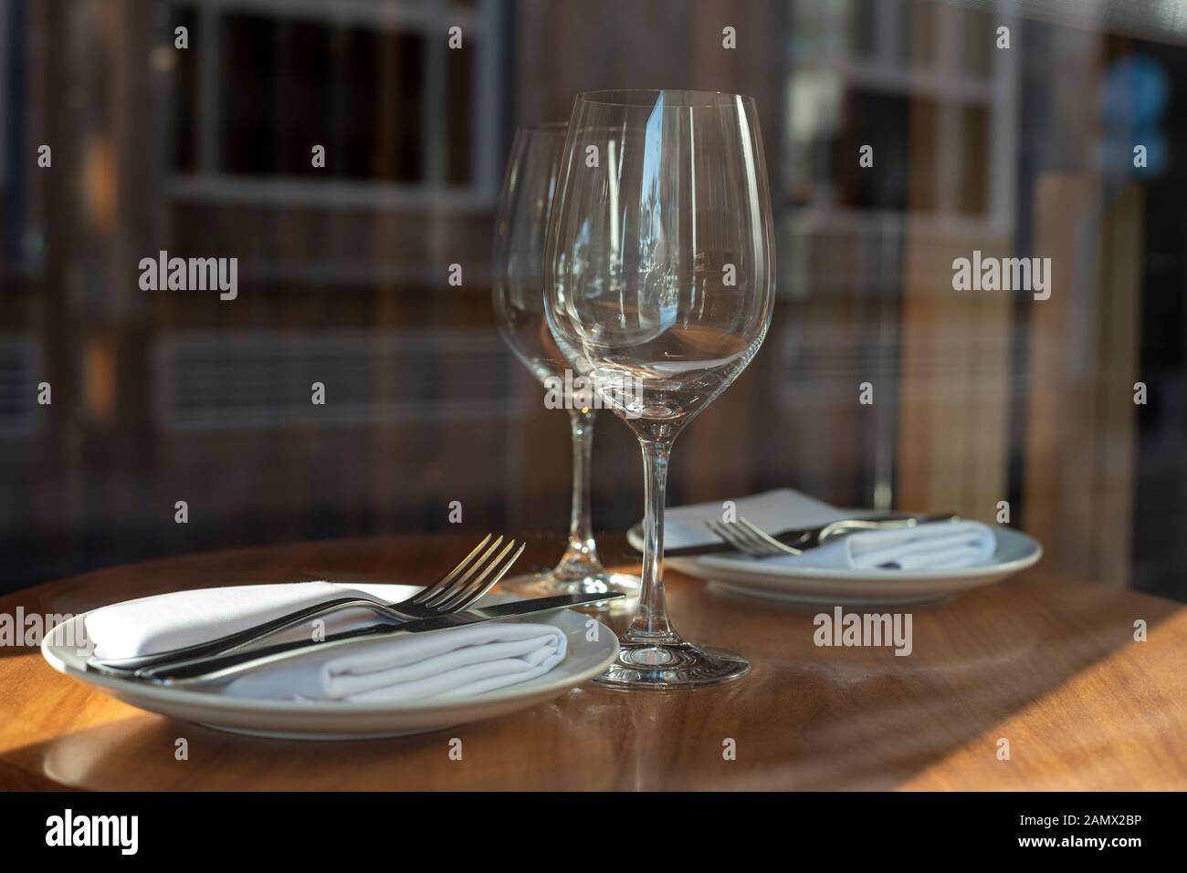 Italian table setting hi-res stock photography and images - Alamy