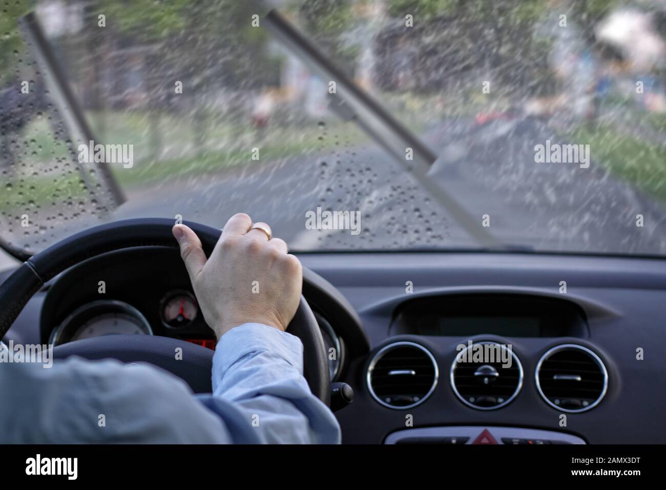 Rainy drive hi-res stock photography and images - Alamy