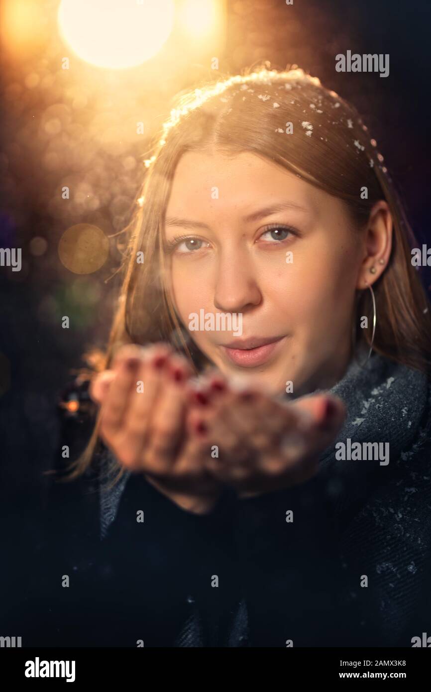 Blows on snow hi-res stock photography and images - Alamy