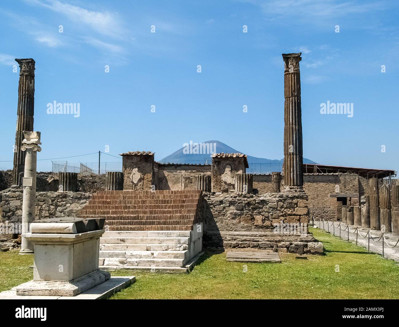 Italia ruins pompey vesuvius hi-res stock photography and images - Alamy