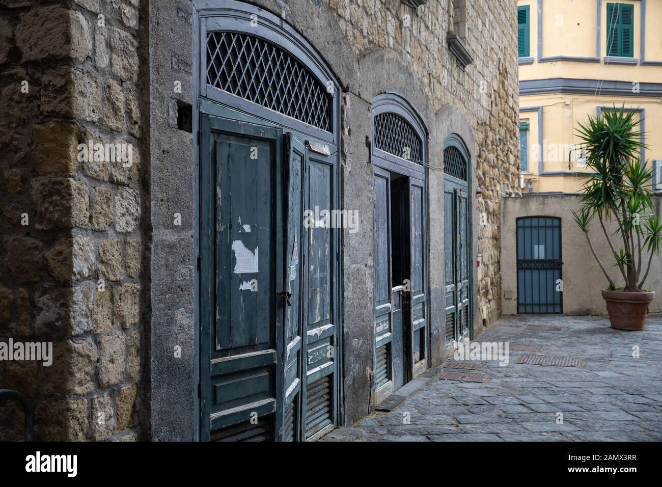 Naples Street: Doors Stock Photo - Alamy