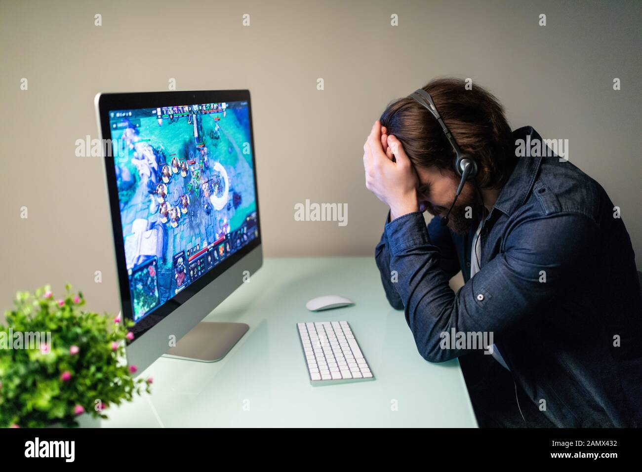 Loser technology hi-res stock photography and images - Alamy