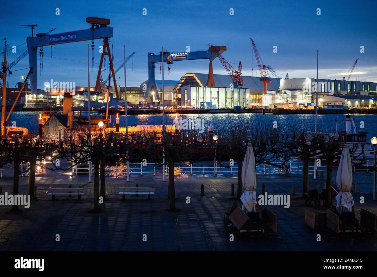 Kiel, Germany. 15th Jan, 2020. The illuminated shipyard site of ...