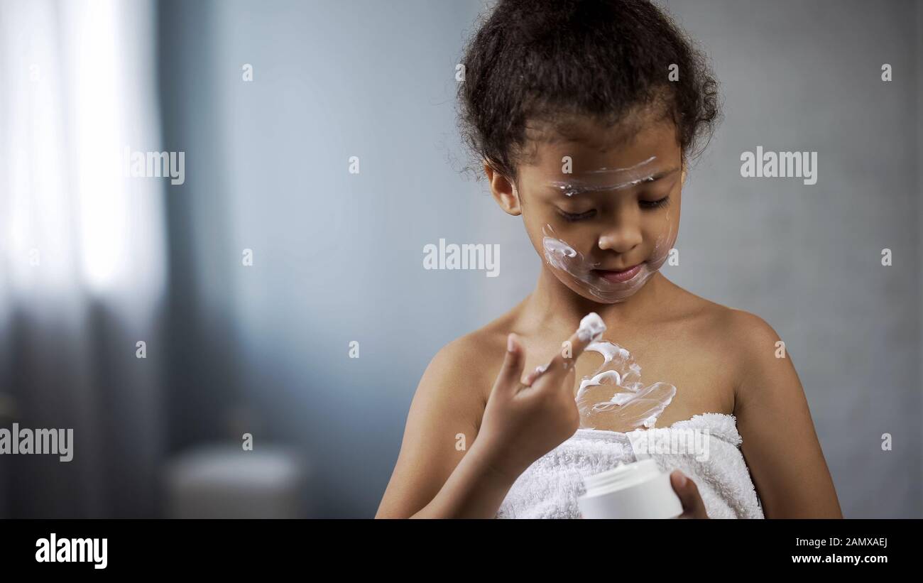 African Girl Face Cream High Resolution Stock Photography and Images ...