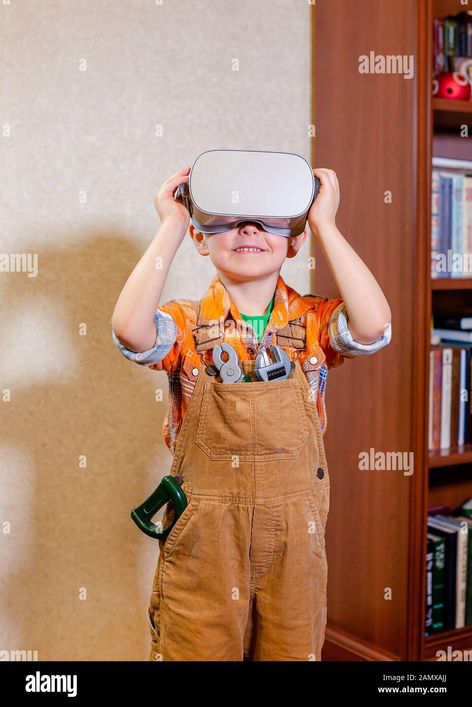 Builder role play hi-res stock photography and images - Alamy