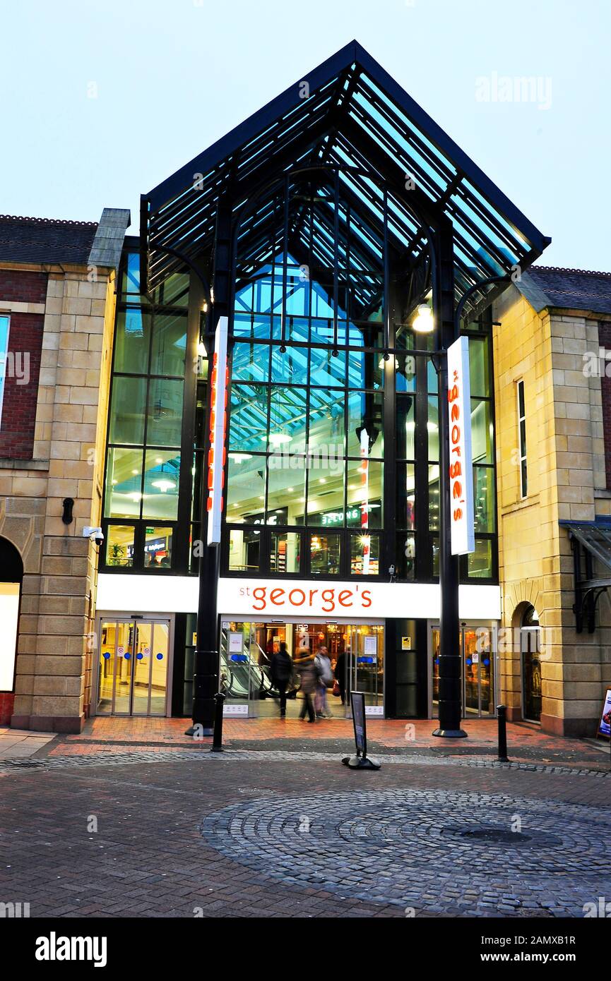Preston shopping mall hi-res stock photography and images - Alamy