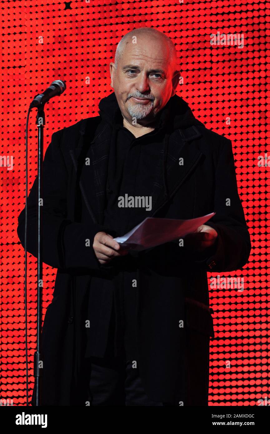 Peter gabriel 2010 hi-res stock photography and images - Alamy