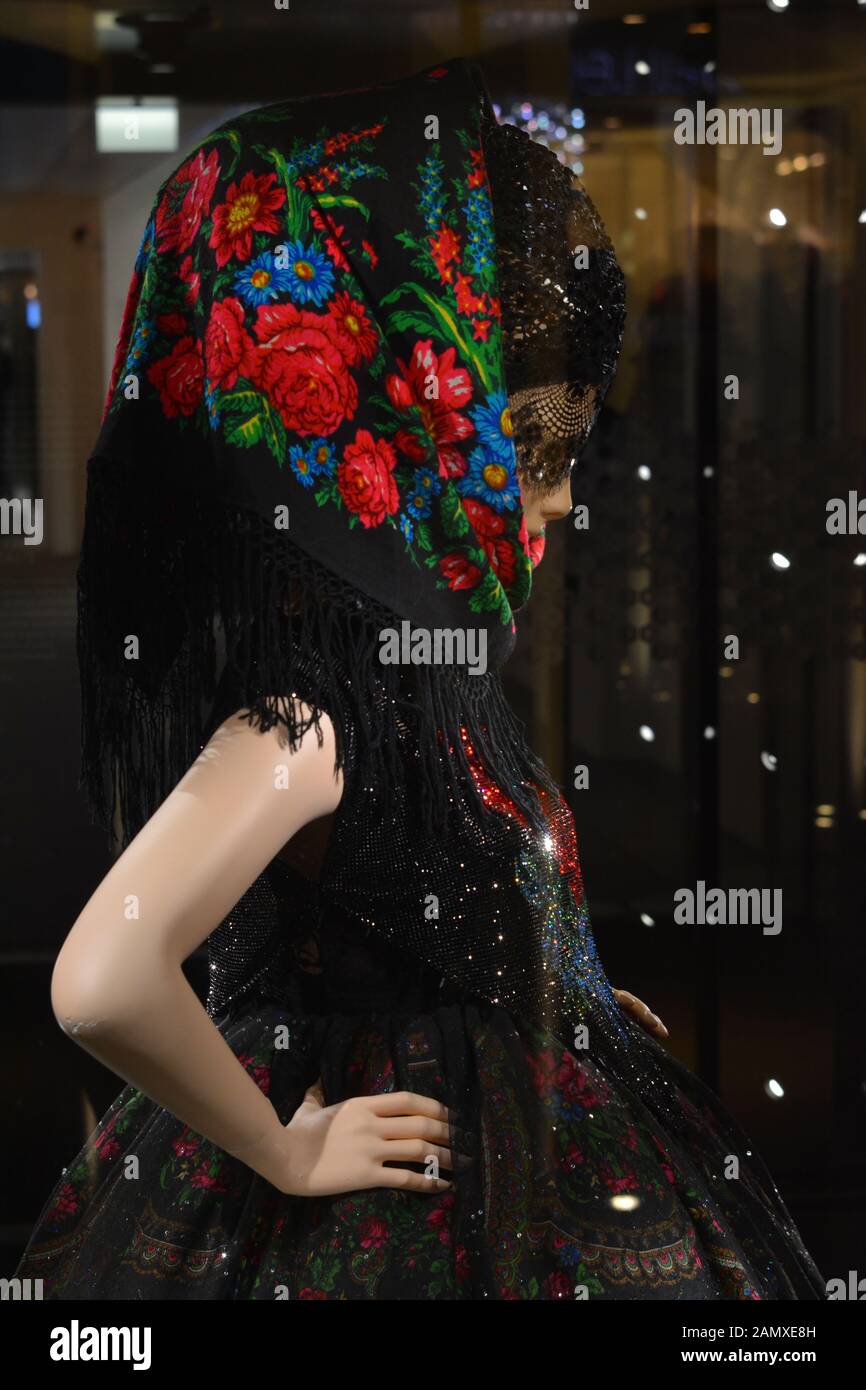 Susanne Bisovsky's designs on revolving mannequins in the store windows ...