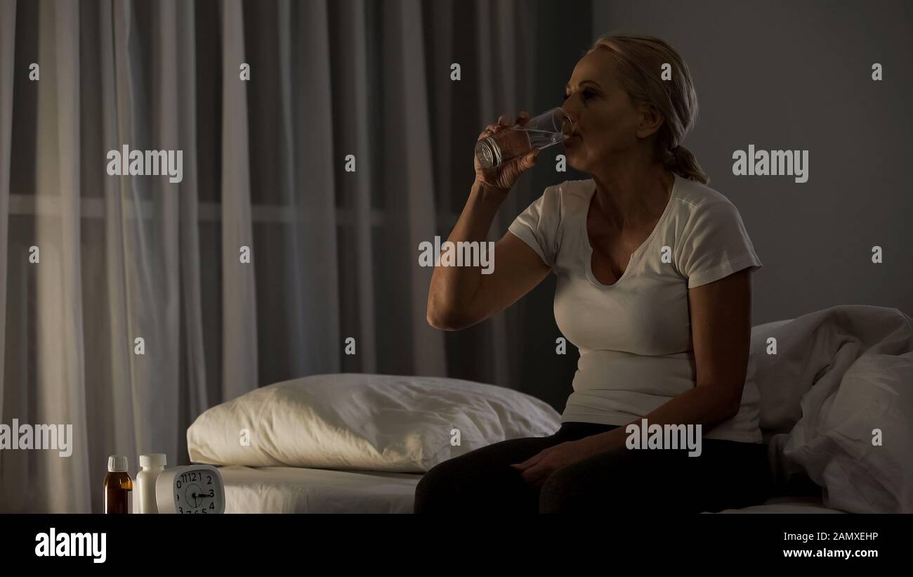 Hospital patient drinking hi-res stock photography and images - Alamy