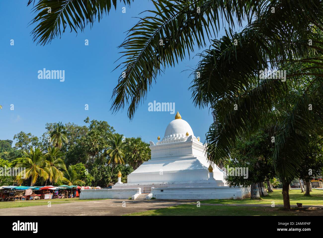 That Makmo, Wat wisunarat Is one of the oldest Buddhist temples in ...