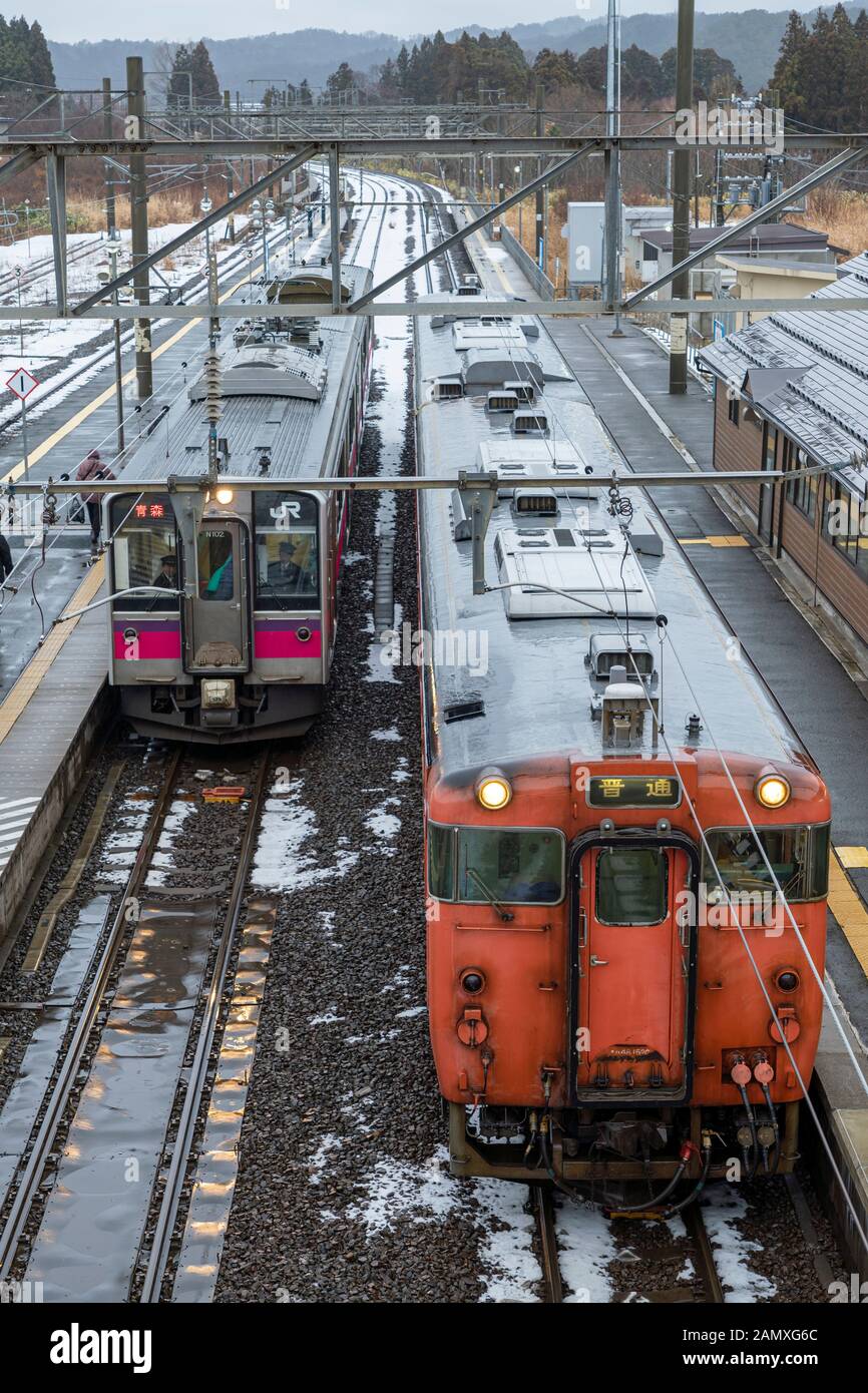 JR East trains at Kanita Station on the Tsugaru Line in Aomori ...