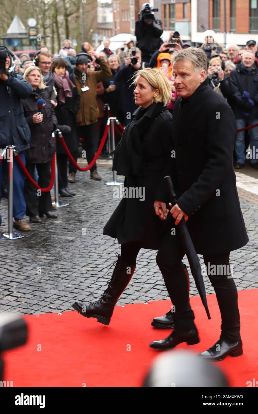 Jörg Pilawa mit Frau Irina, Trauerfeier für Jan Fedder, St. Michaelis ...
